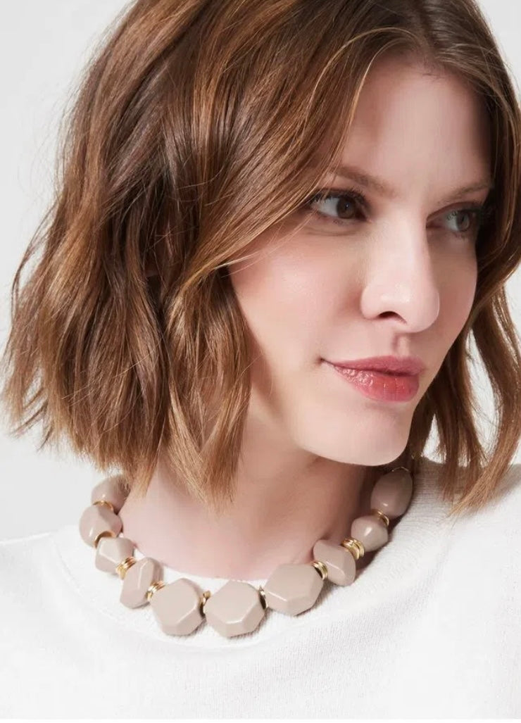 COLAR CURTO MIX FORMAS BEGE – Exotic Fashion